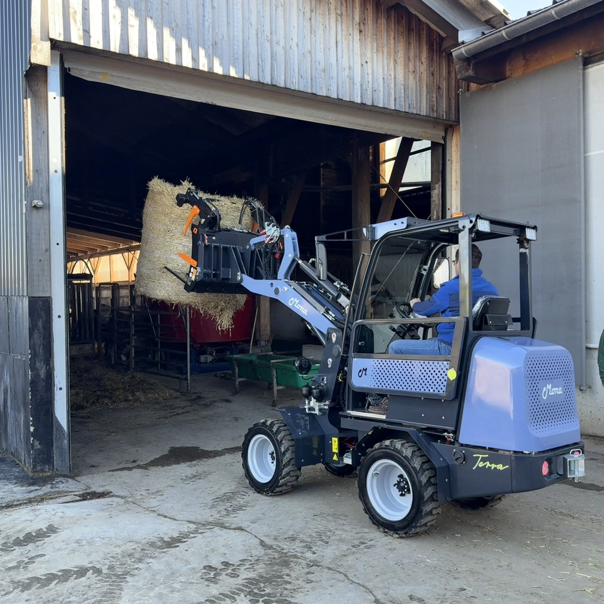 MONA Motors I Electric farm loaders and wheel loaders – MONA Motors GmbH